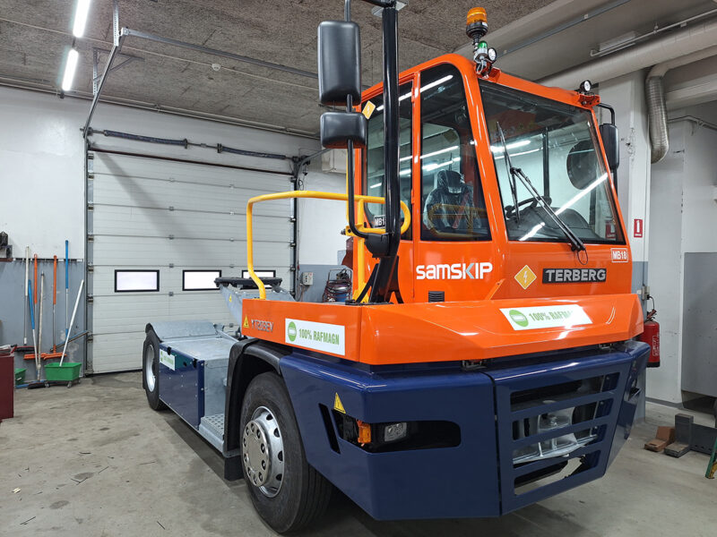 Nýr hafnartraktor Samskipa · 100% rafmagn - Samskip